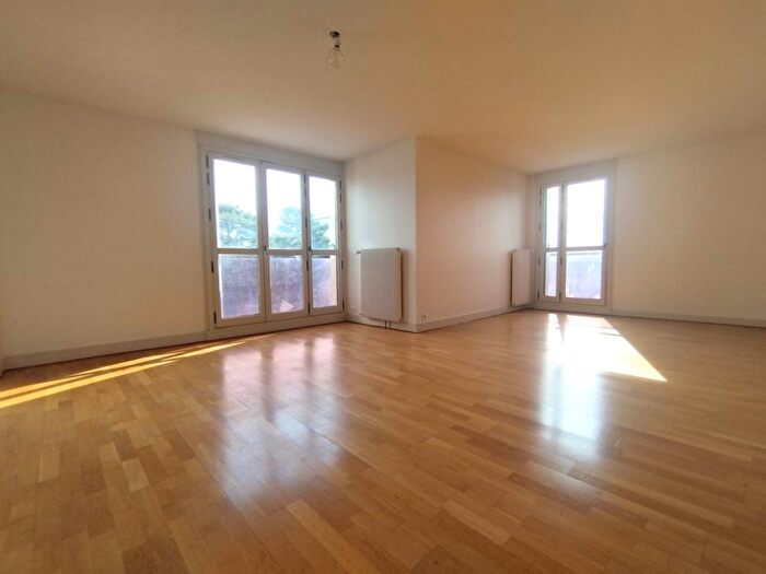 Appartement à louer - Orléans, La Croix Saint-Marceau, La Mouillère, Pré Pinson - 5 pièces - 3 chambres