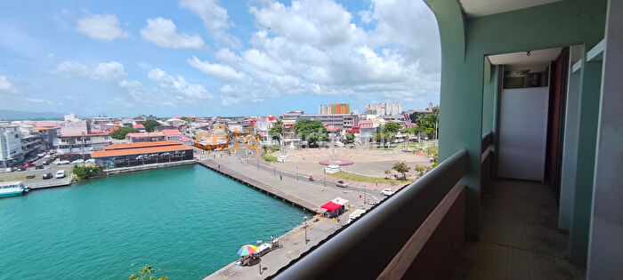 Appartement à vendre - Pointe-à-Pitre - 5 pièces - 3 chambres