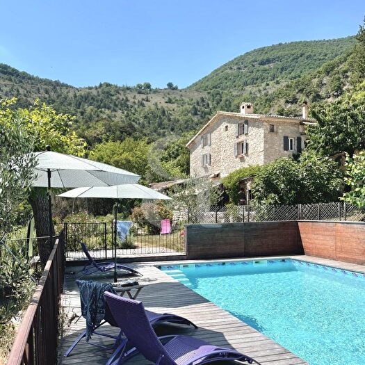 Maison à vendre - Nyons - 7 pièces - 5 chambres