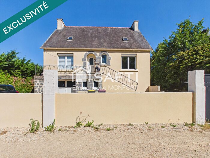 Maison 4 pièces à Plounéour-Ménez, à vendre