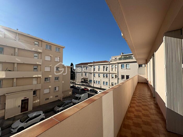 Appartement à vendre - Toulon, Saint-Roch - 3 pièces - 2 chambres