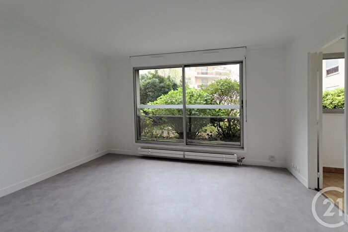 Courbevoie, Hôtel de ville : Appartement 1 pièce à louer