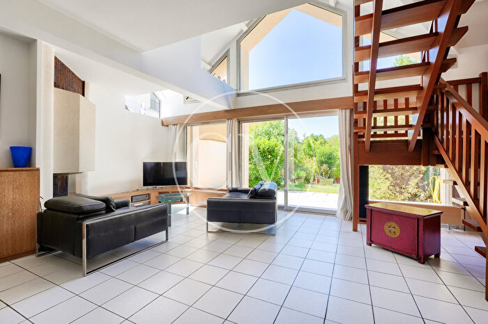 Maison à louer - Versailles, Porchefontaine - 6 pièces - 3 chambres