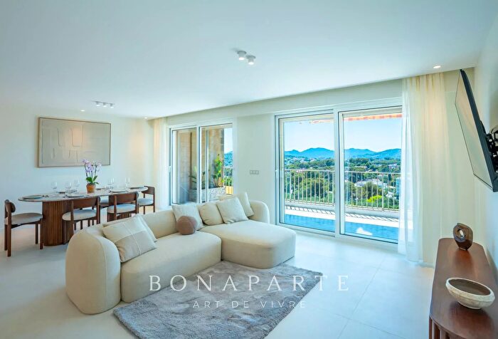 Appartement à vendre - Le Cannet, Rocheville, Colombier, Campelières - 4 pièces - 3 chambres