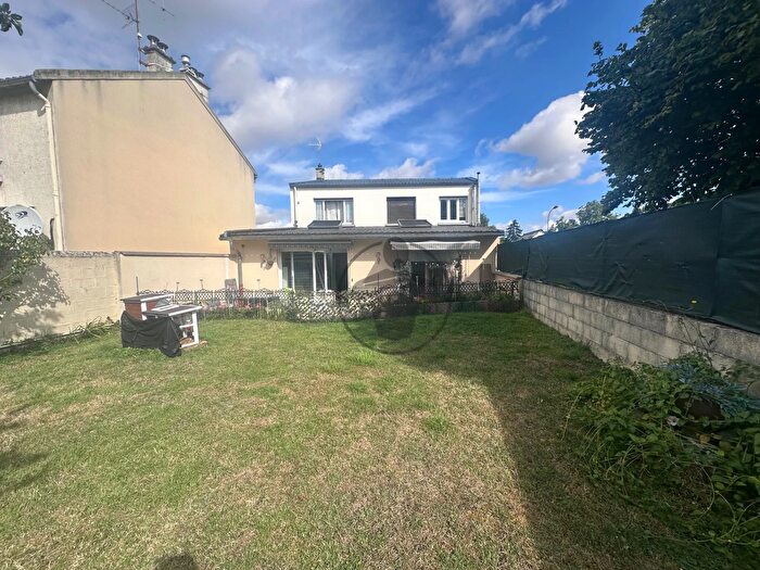 Maison à vendre - Saint-Quentin, Vermandois - 5 pièces - 3 chambres