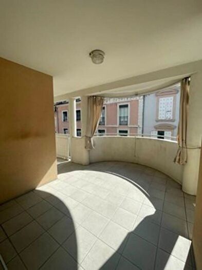 Appartement à louer - Centre Ville Est, Voiron - 4 pièces