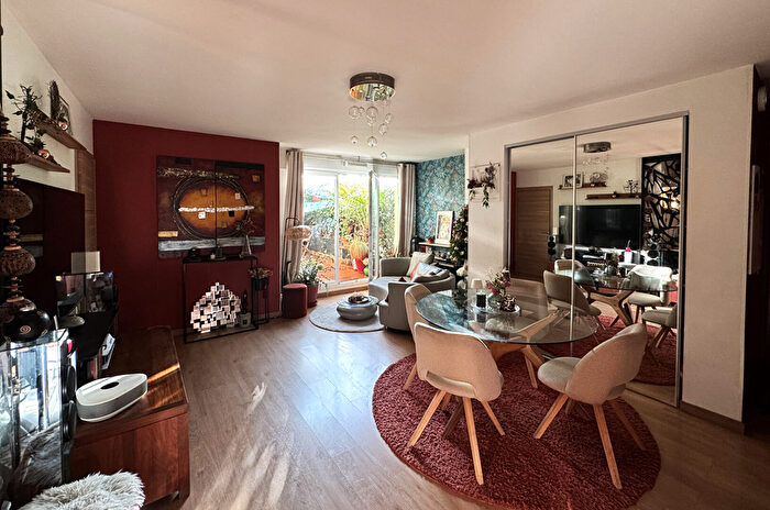 Appartement à vendre - Enghien-les-Bains - 4 pièces - 3 chambres