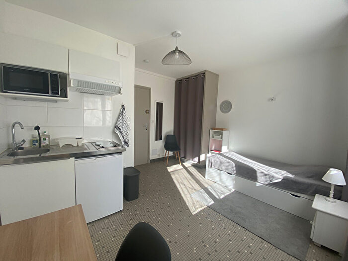 Appartement à louer - Tassin-la-Demi-Lune, Charles de Gaulle - 1 pièce