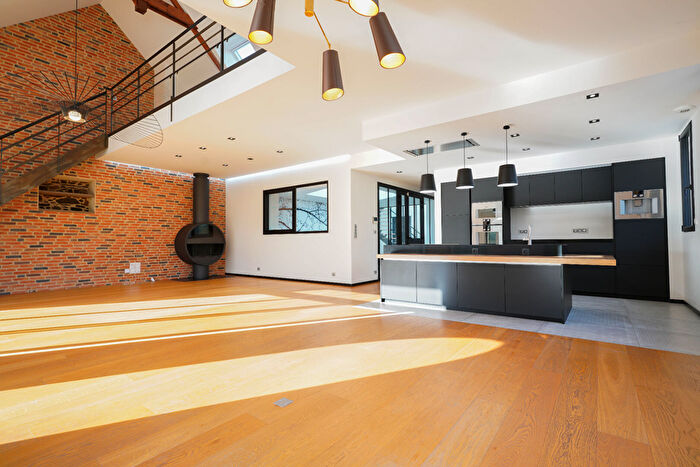 Maison à vendre - Saint-Erblon - 8 pièces - 4 chambres