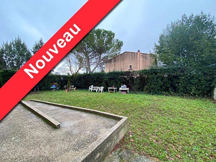 Appartement à louer - Saint-Maximin-la-Sainte-Baume - 3 pièces - 2 chambres