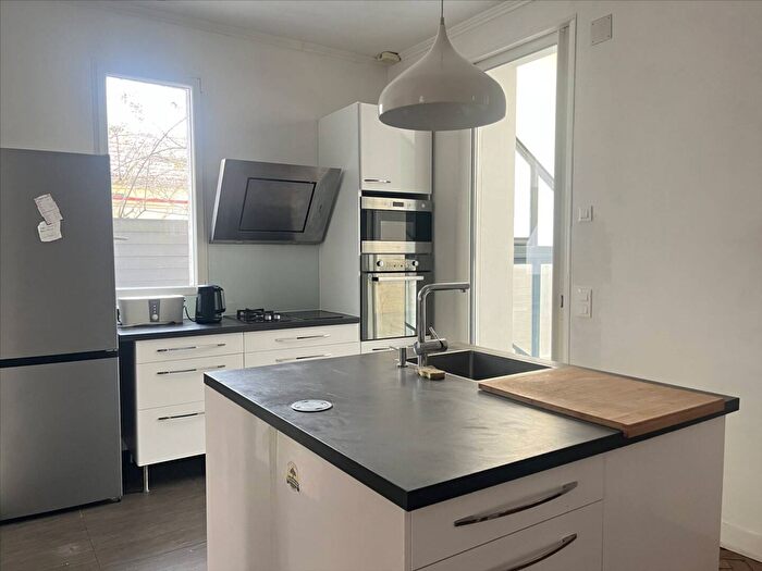 Maison à louer - La Bastide, Bordeaux - 5 pièces - 4 chambres