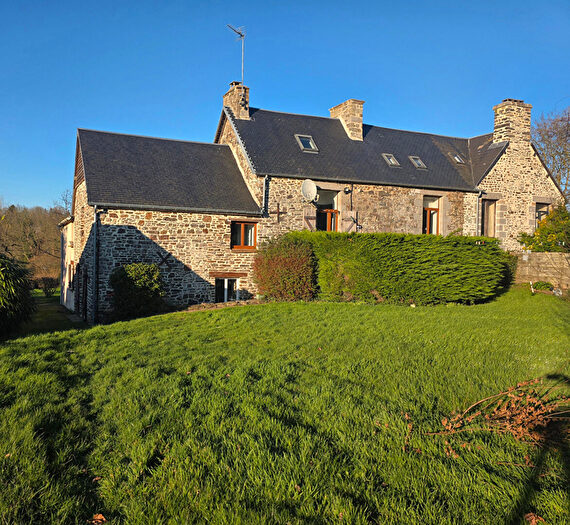 Maison à vendre - Montaigu-les-Bois - 11 pièces - 6 chambres