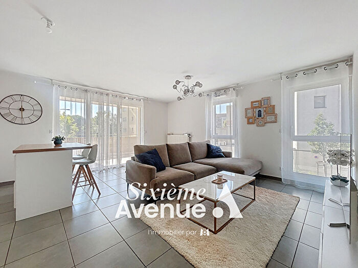 Appartement à vendre - Décines-Charpieu, Centre-ville - 4 pièces - 3 chambres