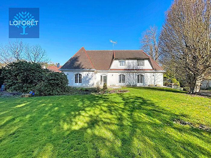 Maison à vendre - Poigny-la-Forêt - 6 pièces - 4 chambres