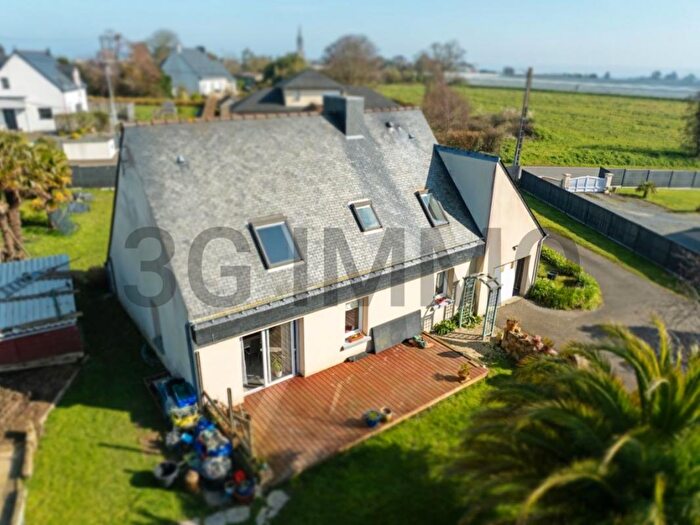 Maison à vendre - Ploubazlanec - 6 pièces - 4 chambres