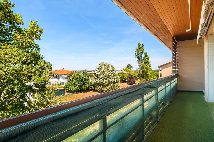 Appartement 4 pièces à Saint-Laurent-de-Mure, à vendre