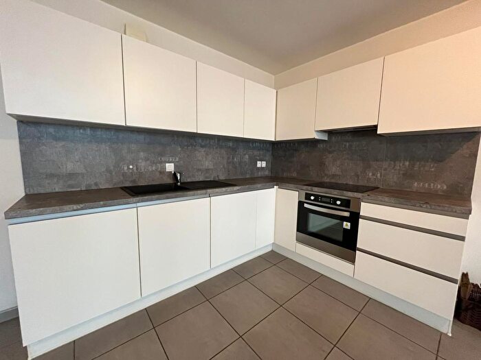 Appartement à louer - Annemasse, Centre-ville - 3 pièces - 2 chambres