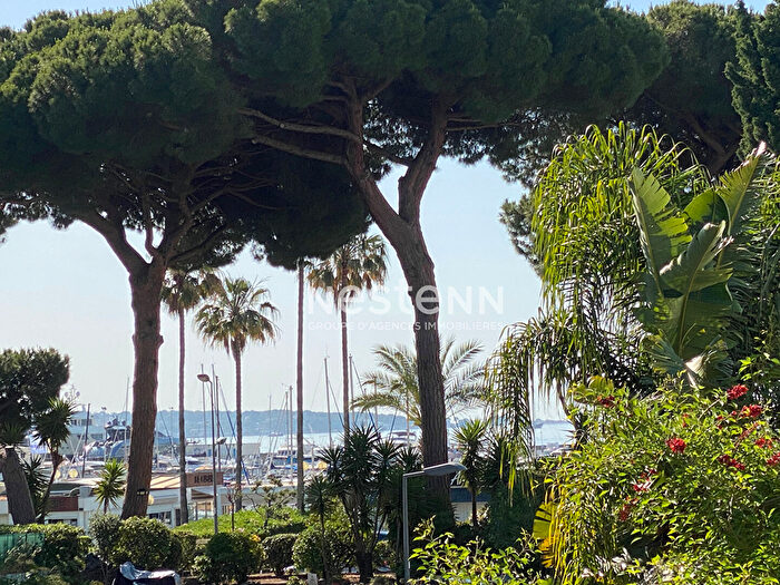 Vallauris, Golfe Juan, Vieux Port : Appartement 2 pièces à vendre