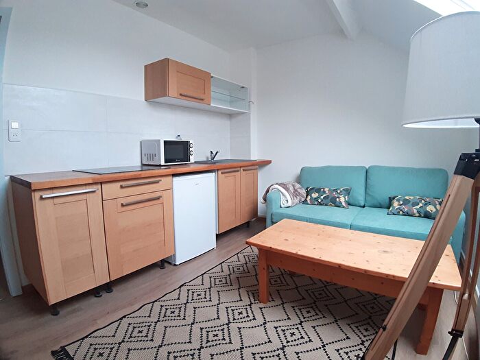 Appartement à louer - Saint-Dié-des-Vosges - 1 pièce - 1 chambre