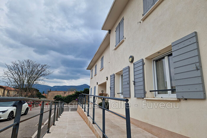 Appartement à vendre - Trets - 3 pièces - 2 chambres