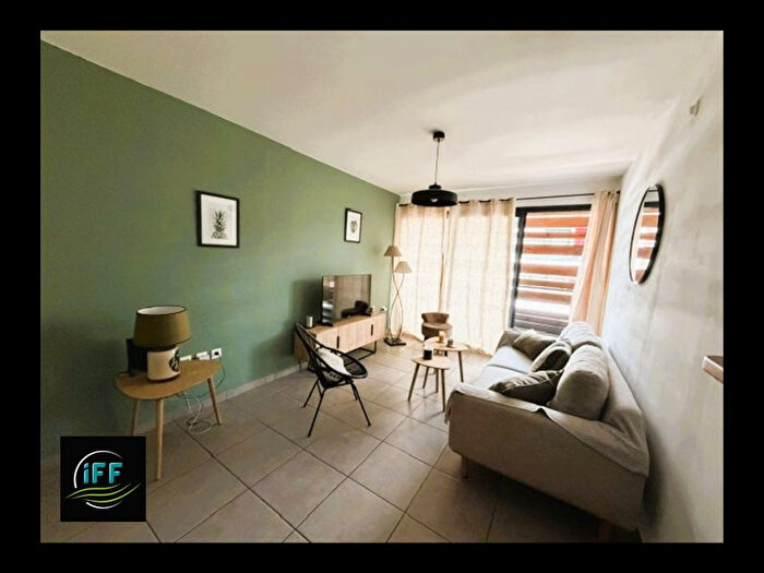 Saint-Denis, Primat : Appartement 2 pièces à louer