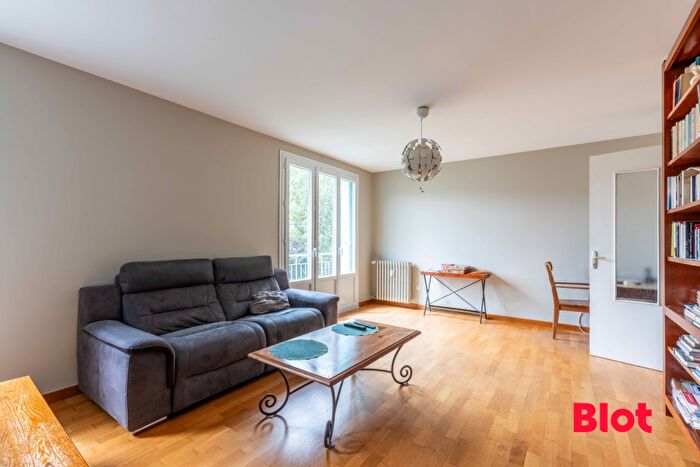 Appartement 4 pièces à vendre à Quartiers Ouest, Bourg lEvesque