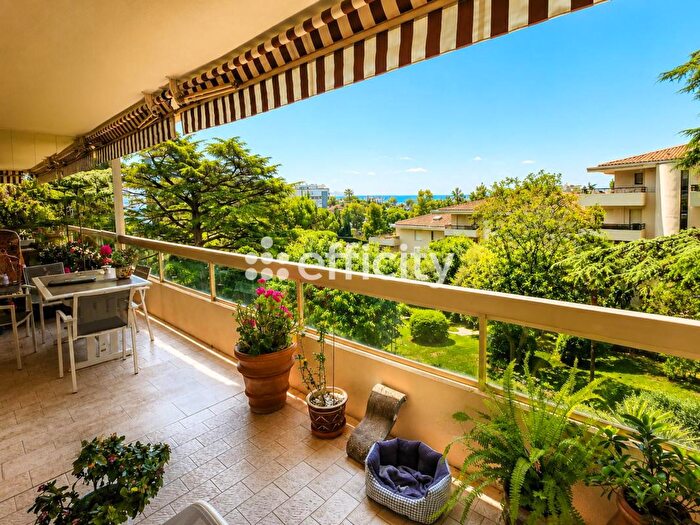 Appartement 4 pièces à vendre - Cannes, Californie Pezou