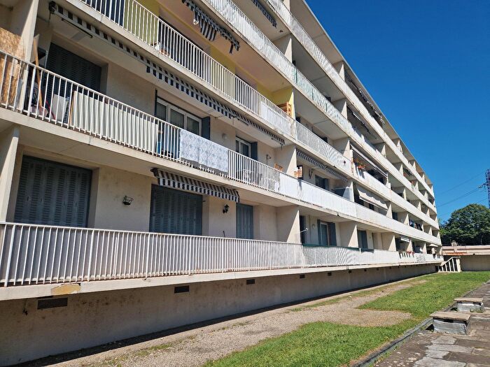 Appartement à vendre - Vénissieux, Max Barel, Charreard - 4 pièces - 2 chambres