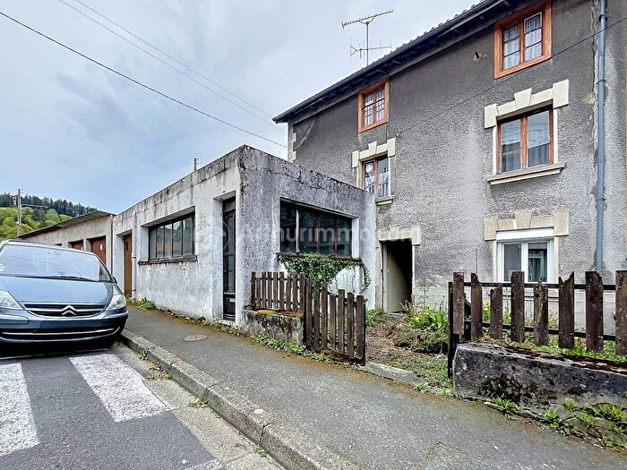 Maison à vendre - La Monnerie-le-Montel - 7 pièces - 4 chambres