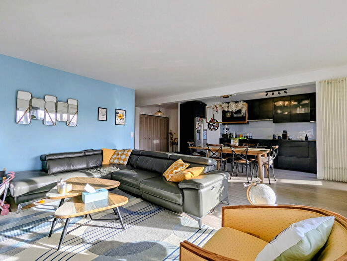 Appartement à vendre - Plaisir, Centre-ville, Château - 4 pièces - 3 chambres