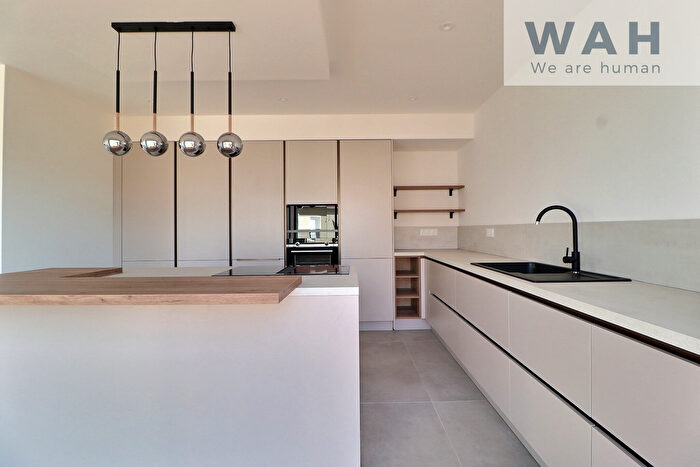 Maison à vendre - Saint-Brès - 5 pièces - 4 chambres