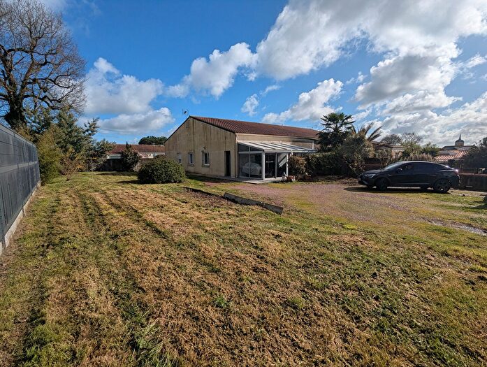 Maison à vendre - Froidfond - 5 pièces - 3 chambres