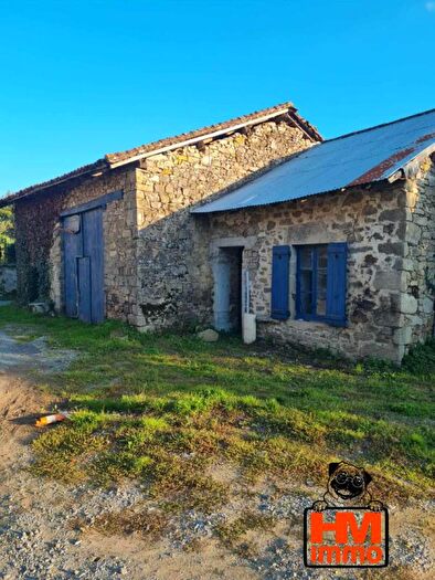 Maison à vendre - Eyjeaux - 1 pièce - 1 chambre