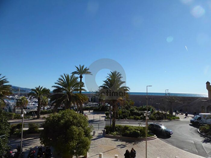 Appartement à vendre - Menton, Hôtel de Ville, Vieille Ville, Musée, Madone, Carnolès - 2 pièces - 1 chambre