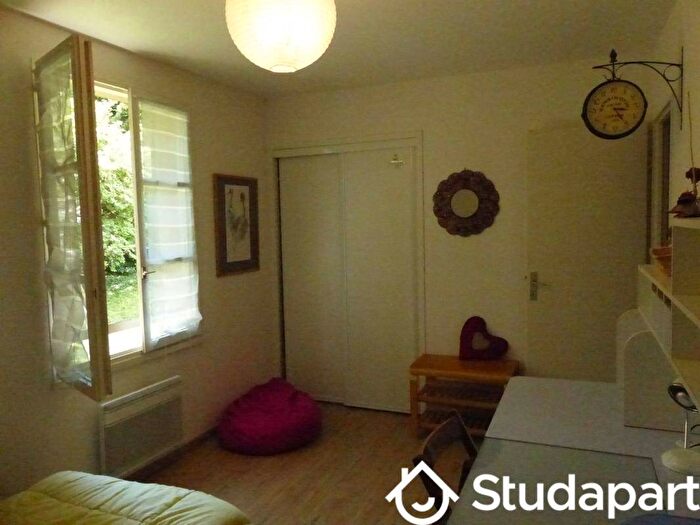 Appartement à louer - Francheville le Haut-Bruissin - 1 pièce - 1 chambre