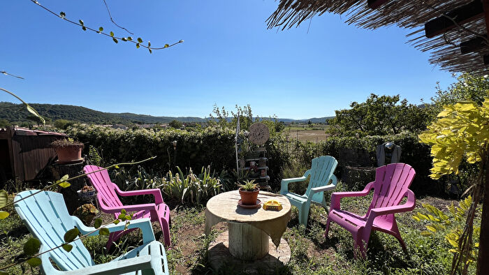 Gréoux-les-Bains : Maison 6 pièces à louer