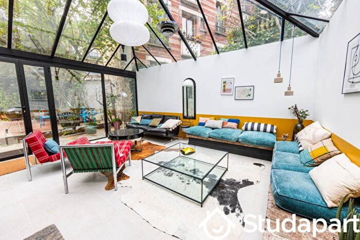 Appartement à louer - Espaces Jeunes, Issy-les-Moulineaux - 1 pièce - 1 chambre