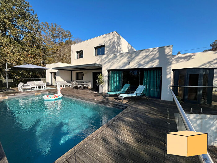 Maison à vendre - Chazey-Bons - 6 pièces - 4 chambres