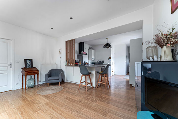 Neuville-sur-Saône : Maison 5 pièces à vendre