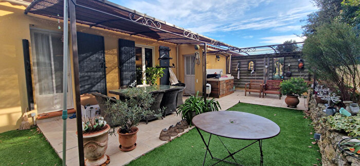 Maison à vendre - Saint-Restitut - 5 pièces - 4 chambres