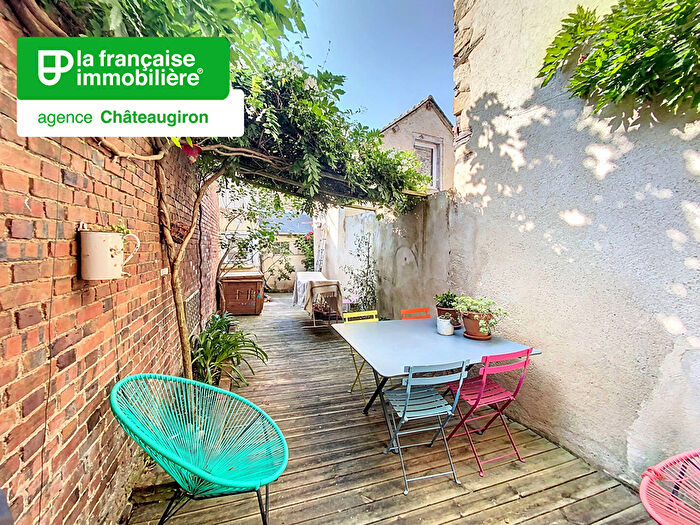 Maison à vendre - Châteaugiron - 5 pièces - 5 chambres