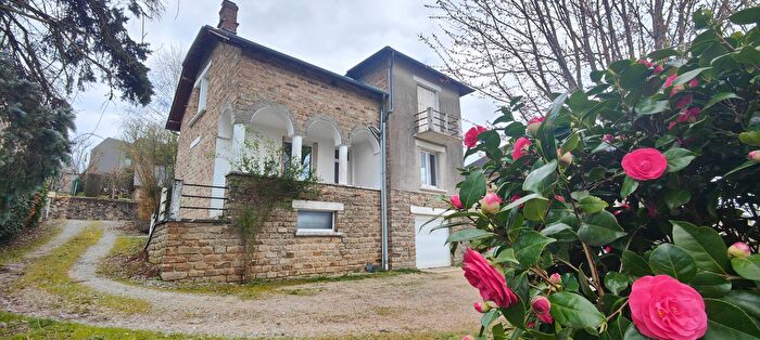 Maison à vendre - Seilhac - 7 pièces - 6 chambres