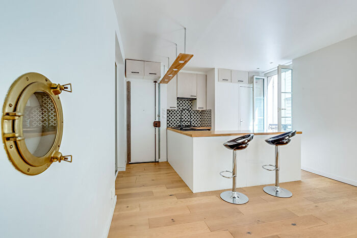 Appartement 2 pièces à Paris 17ème, La Fourche, Guy Moquet, à vendre
