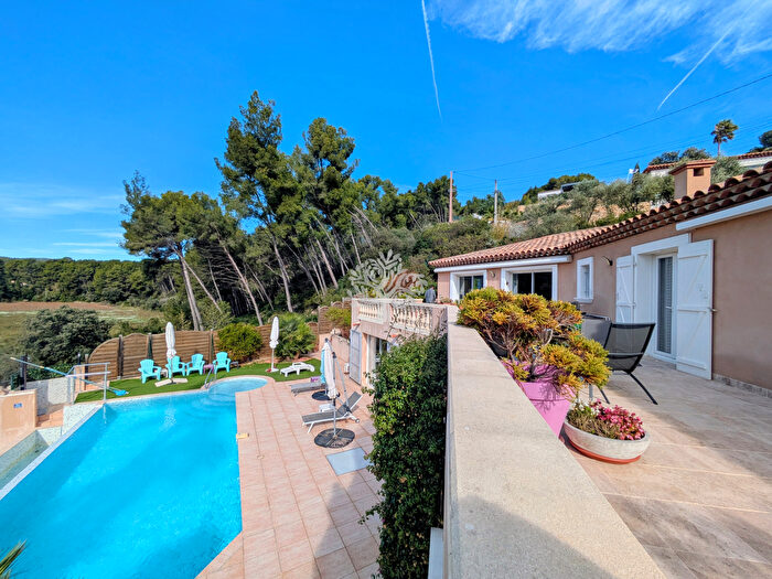 Maison à vendre - Sanary-sur-Mer, Le Pont dArand, Ancien Chemin de Toulon - 7 pièces - 5 chambres