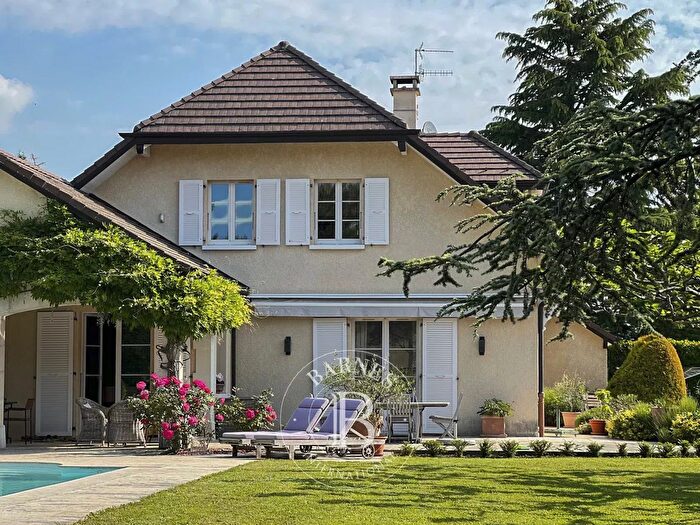 Maison à vendre - Thoiry - 7 pièces - 5 chambres