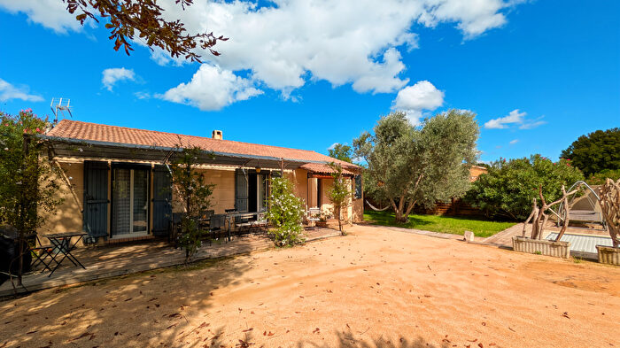 Maison à vendre - Cabannes - 5 pièces - 4 chambres
