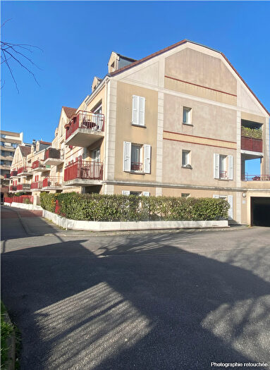 Appartement à vendre - Trappes, Centre-ville, Jaurès, Gare - 3 pièces - 2 chambres