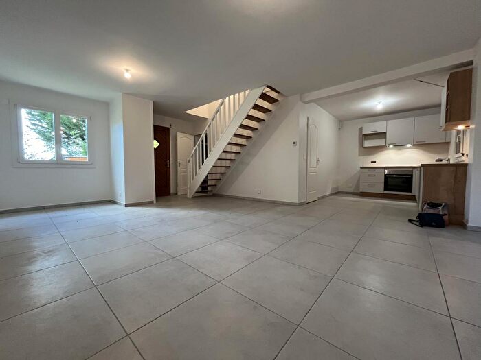 Maison à louer - Sillingy - 4 pièces - 4 chambres