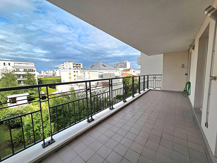 Appartement 4 pièces à louer - Hôtel de Ville, Courbevoie