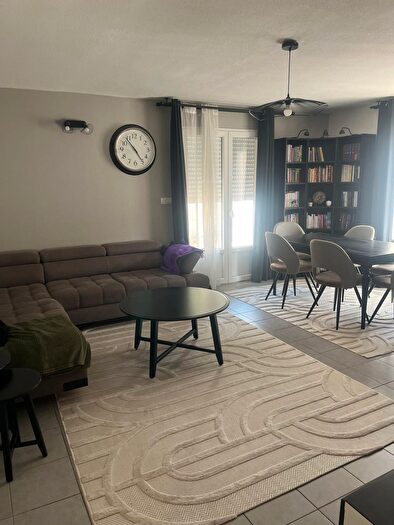 Maison à vendre - Scionzier - 6 pièces - 5 chambres